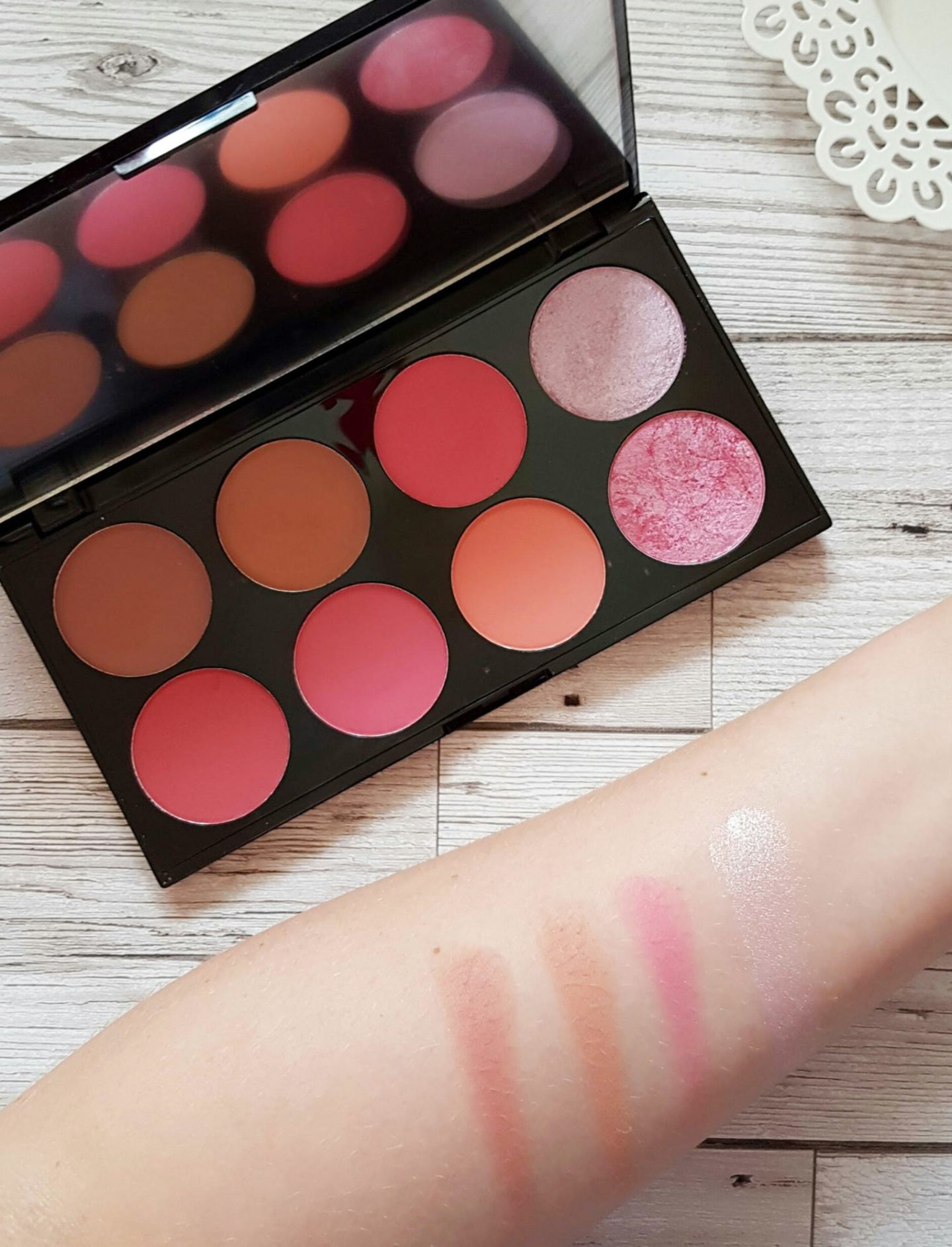 Revolution Ultra Blush Palette – Sugar and Spice – meyeghor